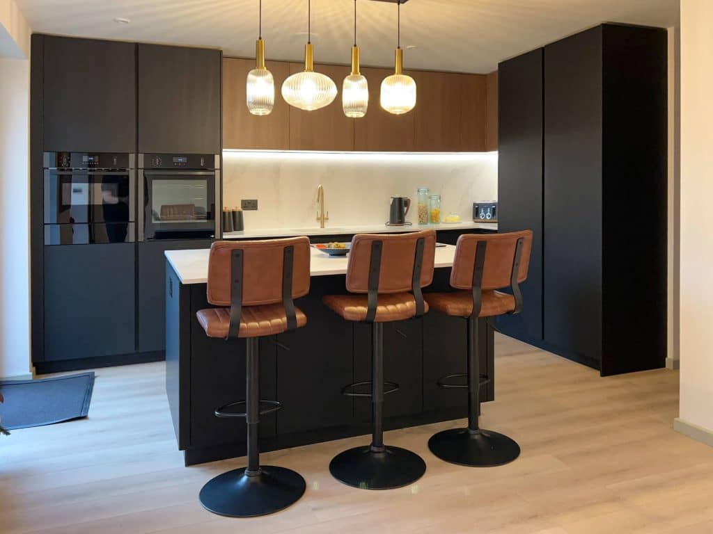 Black Handleless Kitchen In Bitterne | Andrew Osborne Kitchens